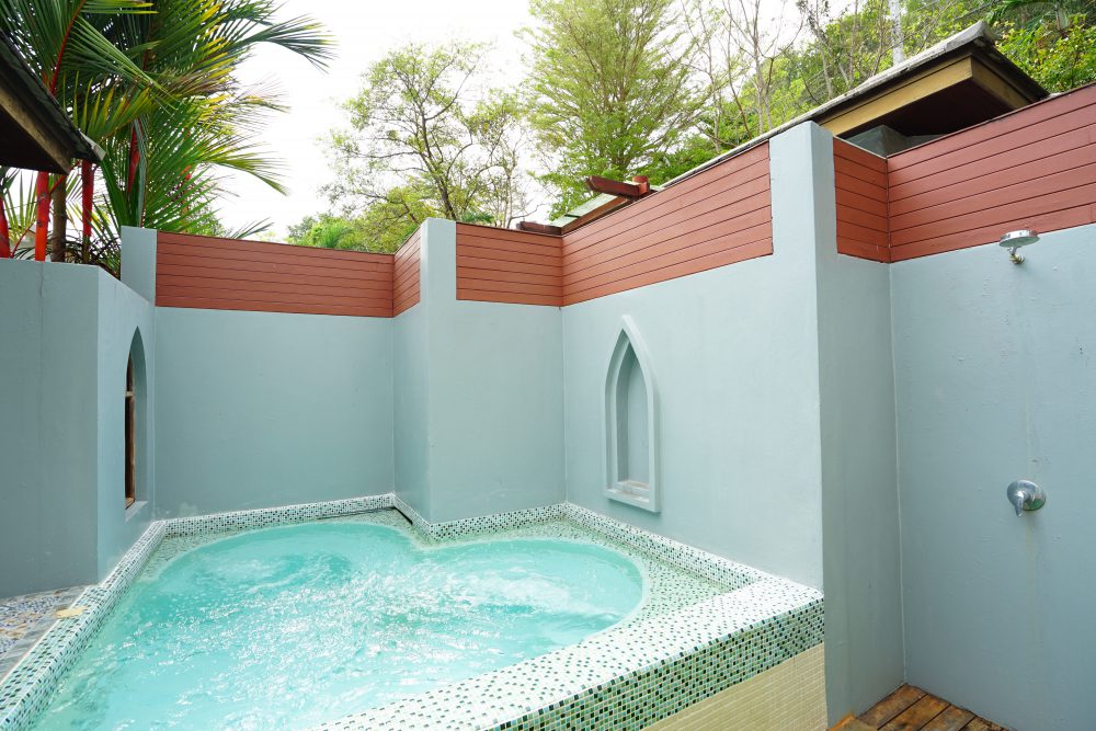 SEASHELL SPA – Seashell Village Resort 360' natural hideaway