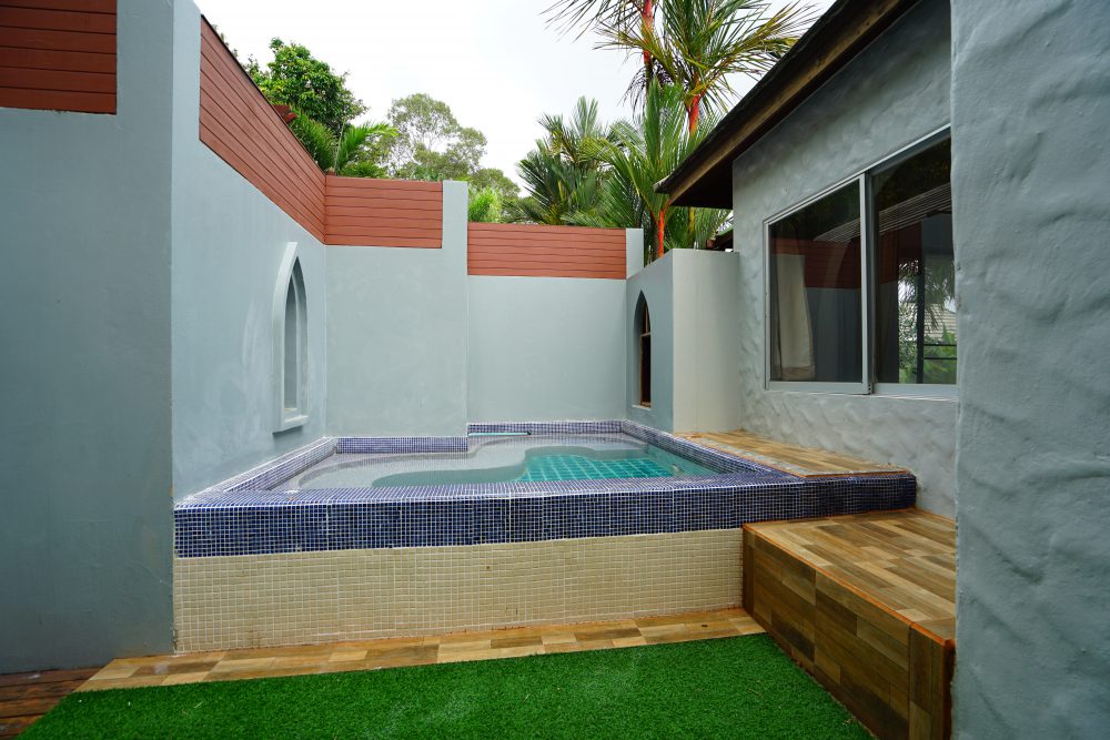 SEASHELL SPA – Seashell Village Resort 360' natural hideaway